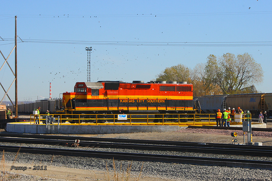 KCS 2856 - EMD GP40-3